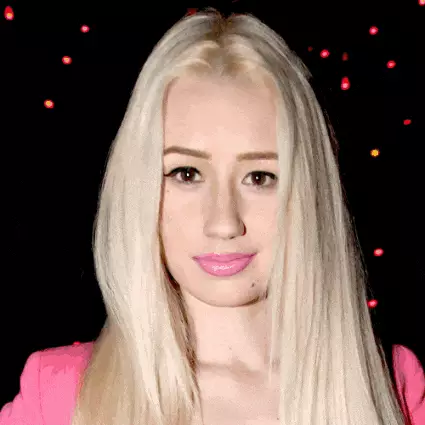 Iggy azalea plastiskā ķirurģija