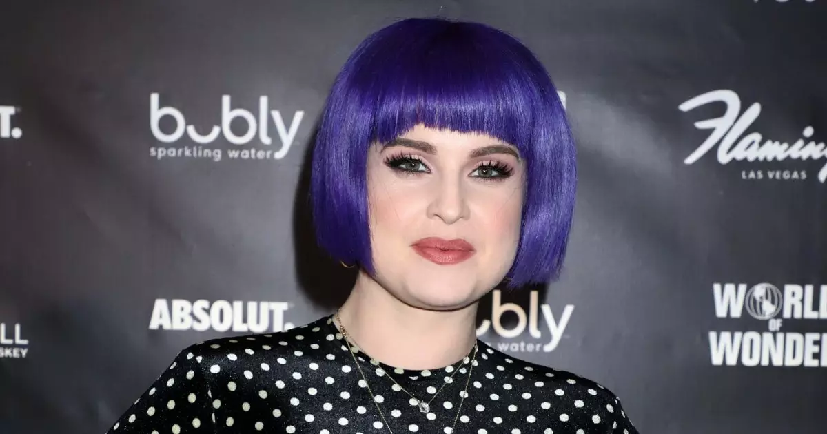 Kelly Osbourne มูลค่าสุทธิ: ดาราทีวีเรียลลิตี้สร้างรายได้อย่างไร