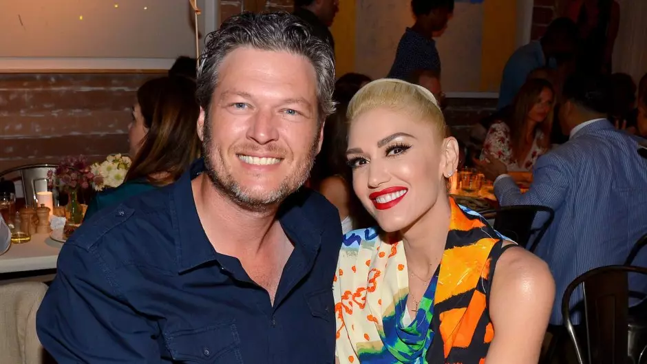 Blake Shelton in Gwen Stefani nasmejana