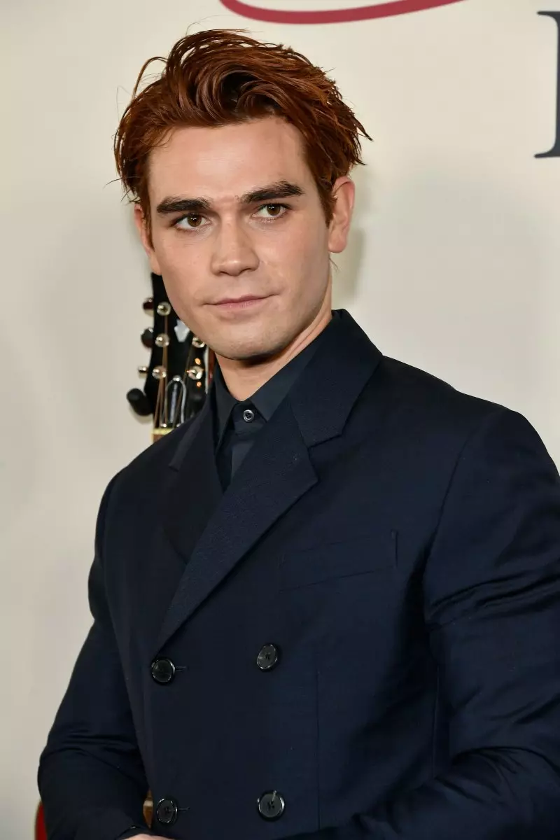 KJ Apa שווי נטו