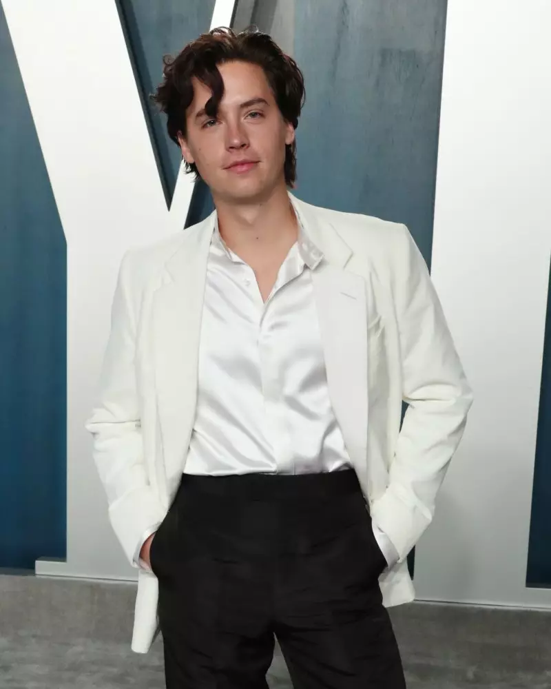 Cole Sprouse มูลค่าสุทธิ