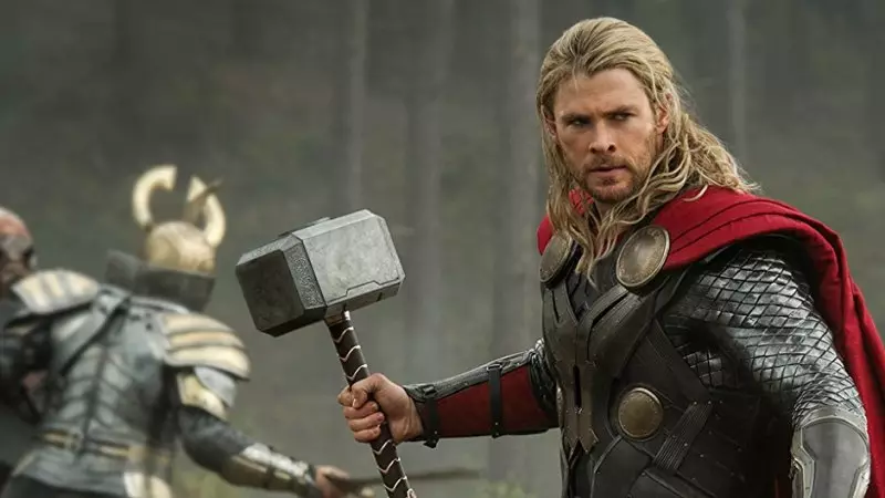 Chris Hemsworth Thor mundu iluna