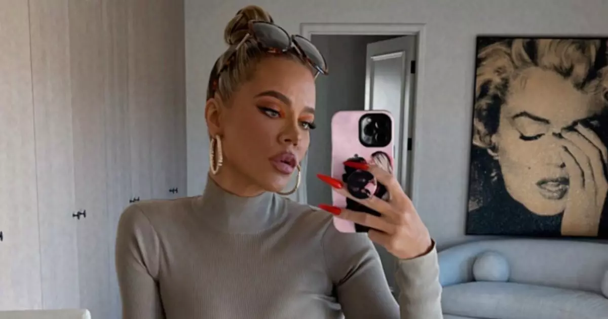 Khloe Kardashian zoo li 'Unrecognizable' hauv Daim Duab Tshiab, Kiv cua hais