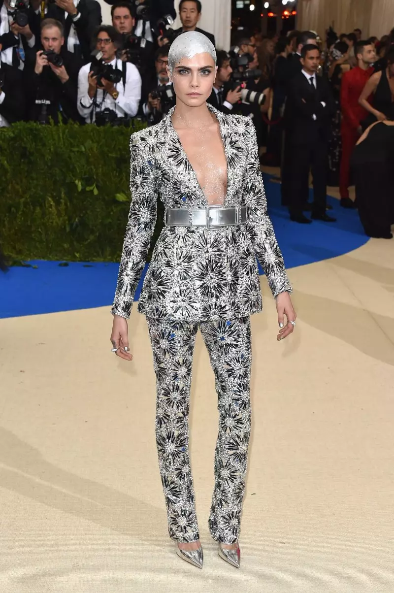 Cara delevingne met gala