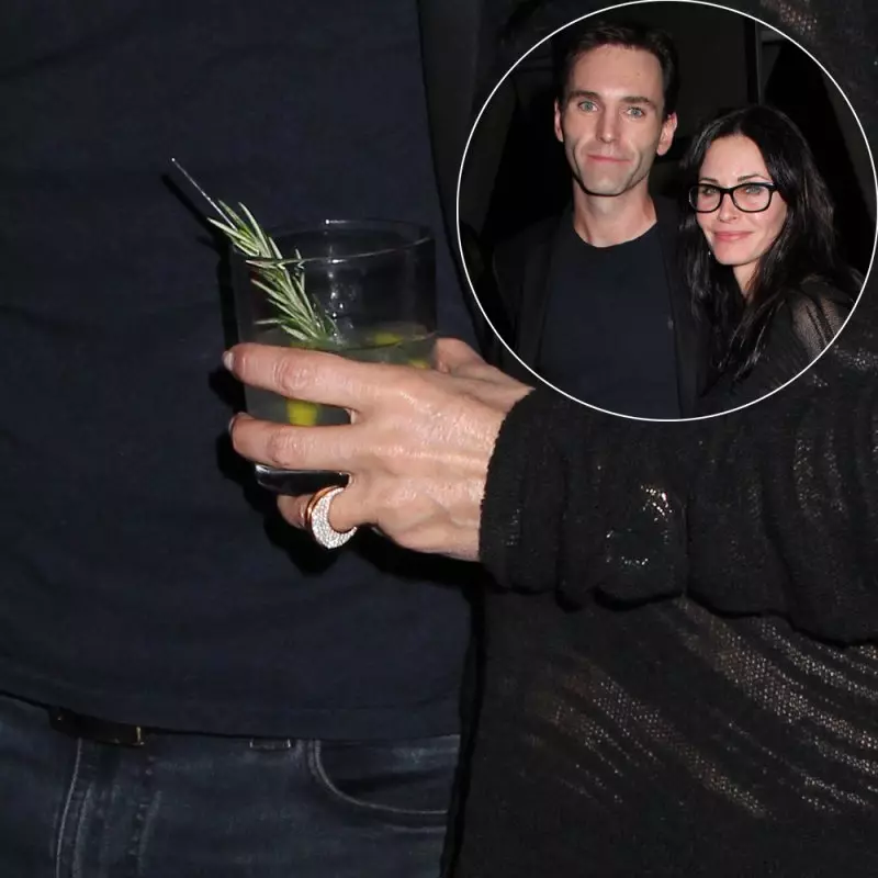 Courteney coxengagement ring johnny mcdaid