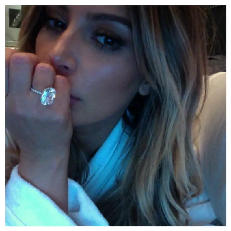 Kim Kardashian förlovningsring