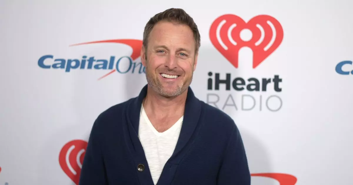 Si Chris Harrison ba ay Aalis sa 'The Bachelor' o Pagpapaputok?