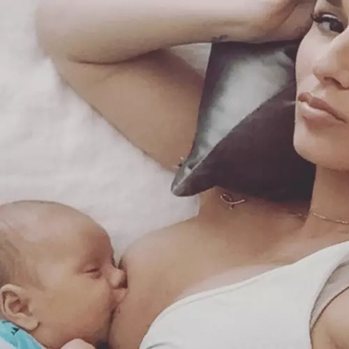 Jessie James Decker në instagram