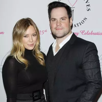 hilary duff mike comrie getty ata