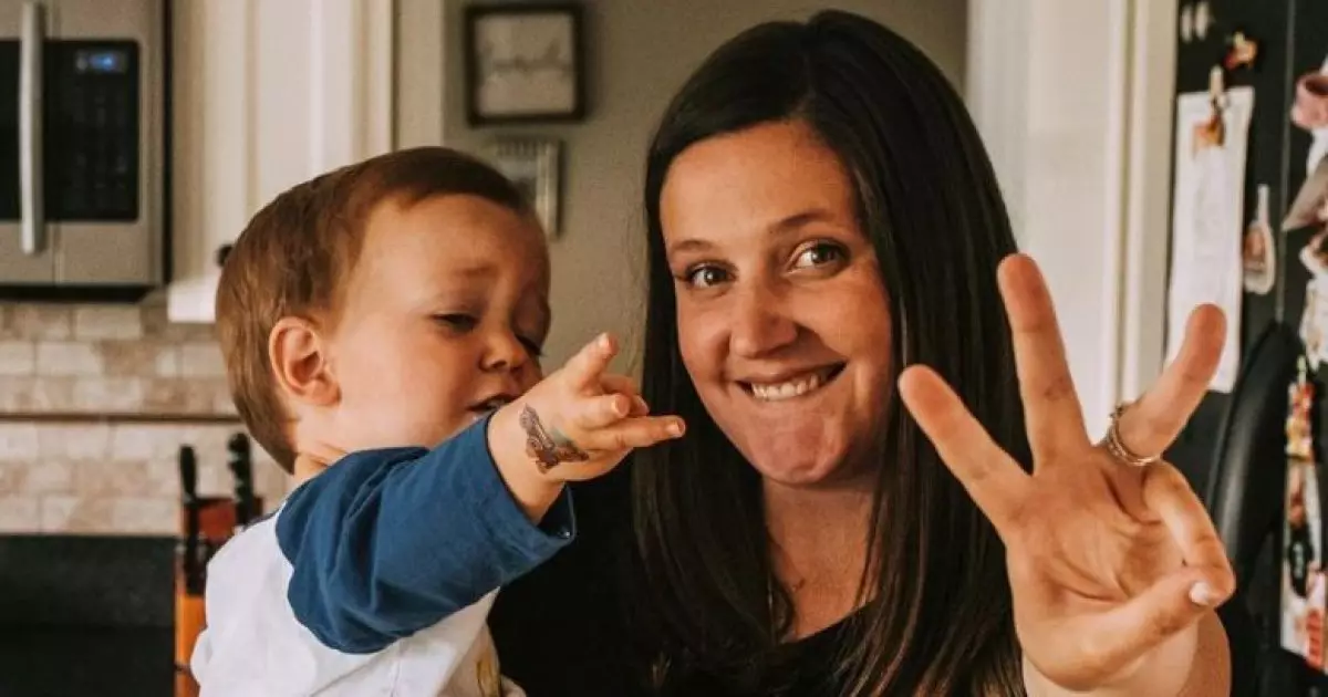 Gwerth Net Tori Roloff: Faint o Arian Mae'r Seren 'LPBW' yn ei Wneud