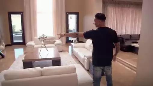 Rumah Pauly d di dalam