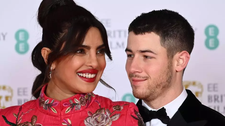 Manahy ny mpankafy Nick Jonas sy Priyanka Chopra nisaraka taorian'ny nanova ny anaran'ny Instagram: 'OMG'