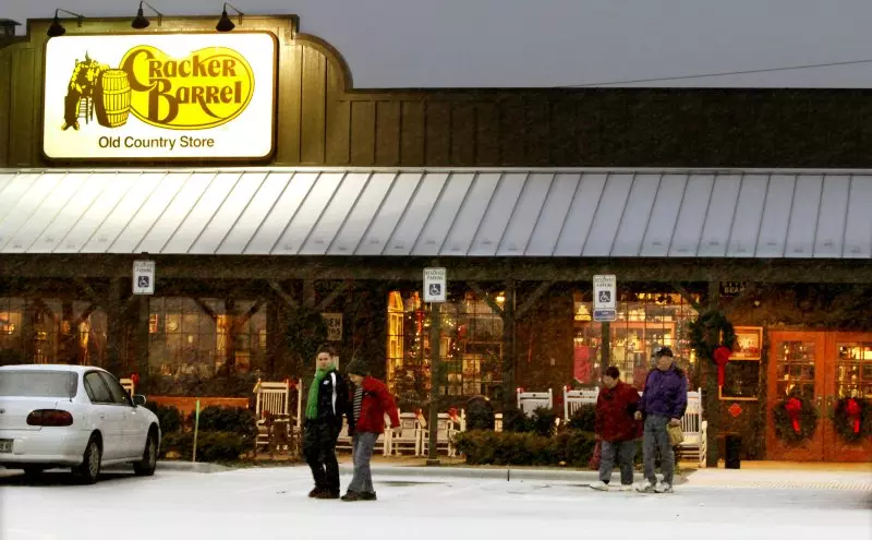 fast-food-open-on-thanksgiving-cracker-barrel