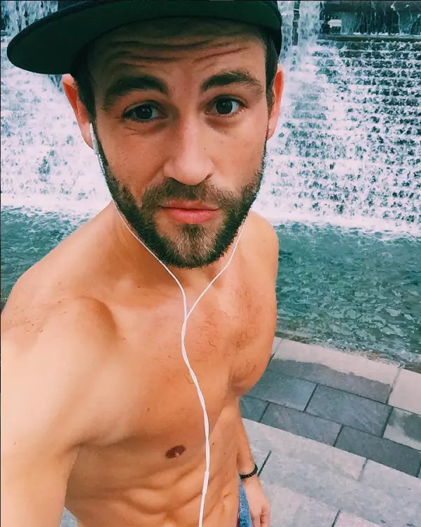 Nick viall 8