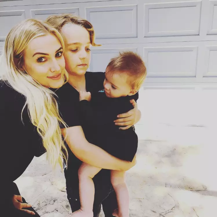 Ashlee simpson evan ross family 5