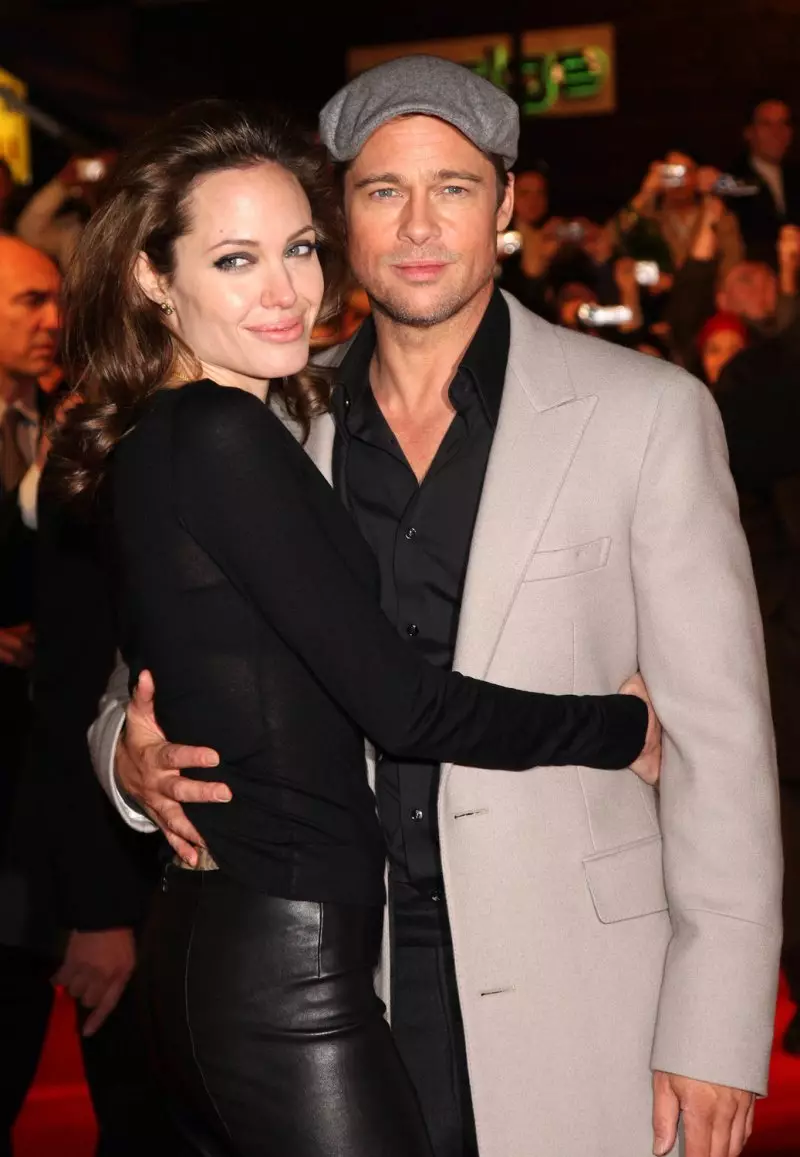 Angelina Jolie Brad Pitt gbara alụkwaghịm 6