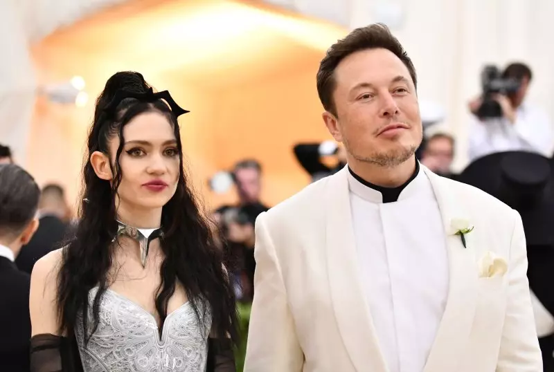 Grimes e Elon Musk na Met Gala