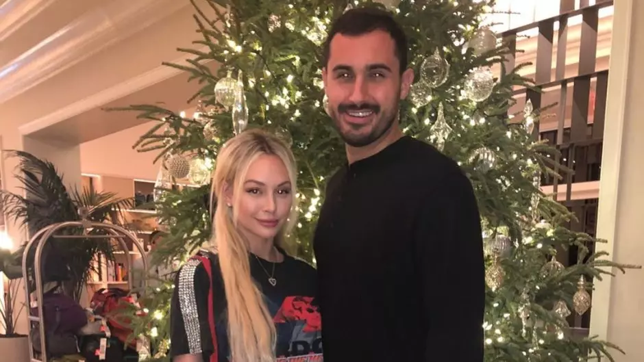 Corinne Olympios Sevgilisi: Nik Vialldan sonra Vincent Fratantoni ilə tanışlıq