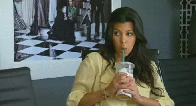 kourtney kardashian bebiendo gif