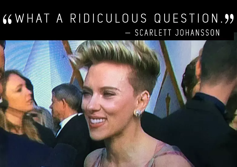 Scarlett johansson ryan seacrest oscars tapit aħmar