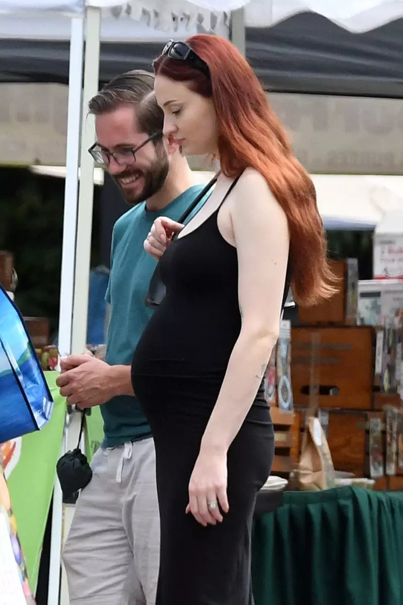 Fotos de Sophie Turner Baby Bump