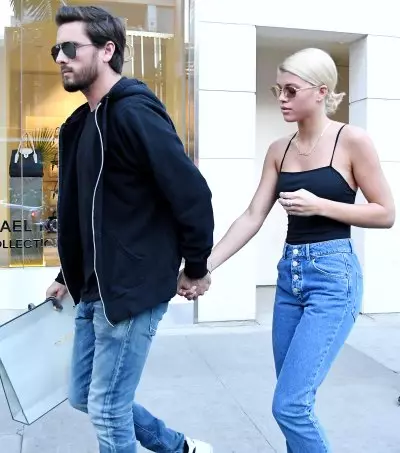 Sofia Richie, Erkek Arkadaşı Scott Disick'i Arada Doğum Günü'nde Snubs