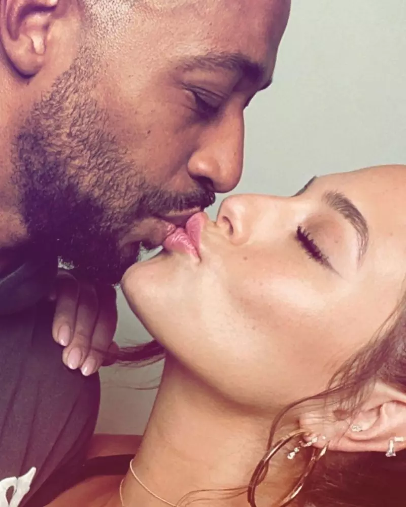 Ashley Graham és Justin Ervin Házasság és terhesség idővonala