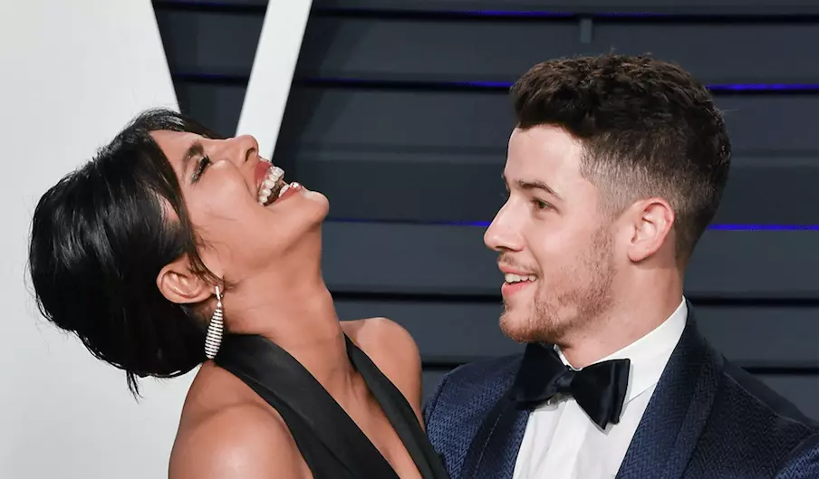 Priyanka Chopra naNick Jonas pa2019 Vanity Fair Oscars mushure mepati.