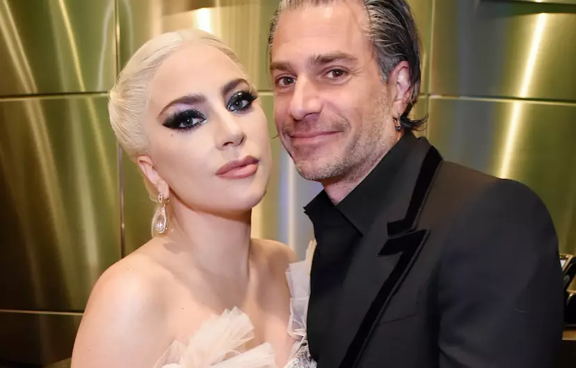 Gaga Carino 订婚了