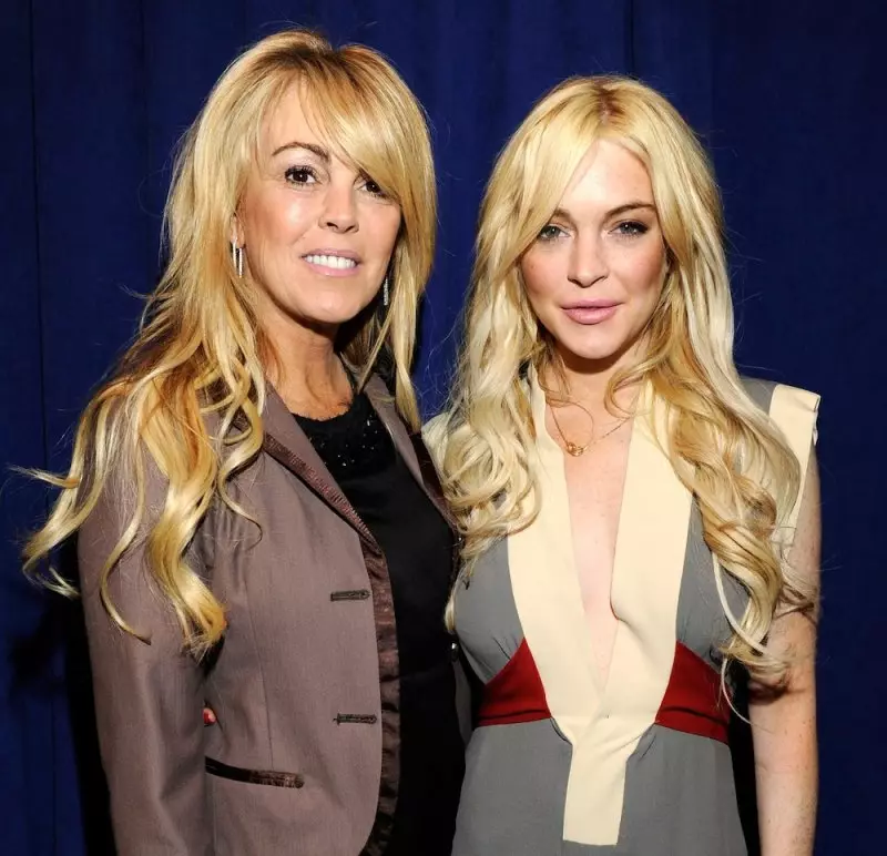 Dina Lohan Lindsay Lohan māsas