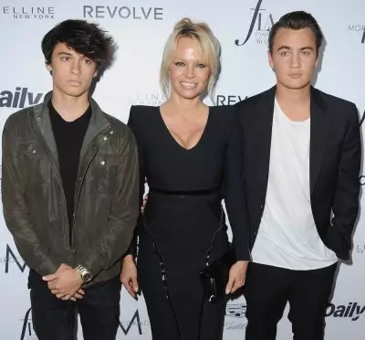 Pamela anderson sons getty íomhánna