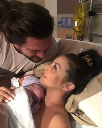 Scheana Shay dan Brock Davies Bayi Perempuan Musim Panas