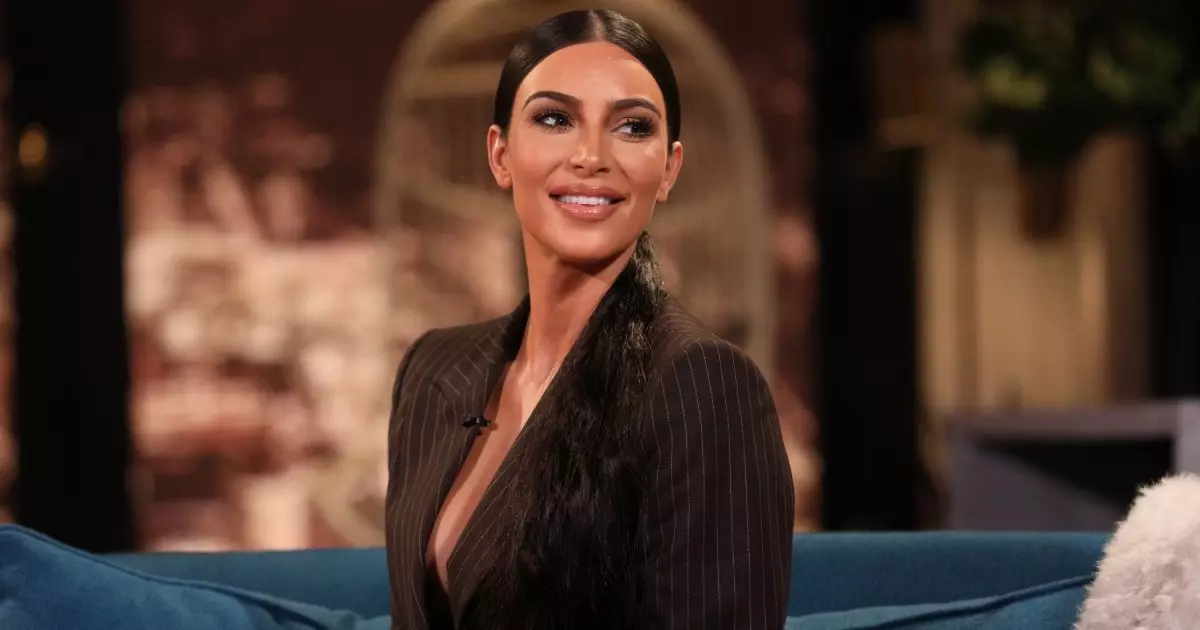 Kim Kardashian rockt BH und Lederhose zum Abendessen – siehe Bilder!