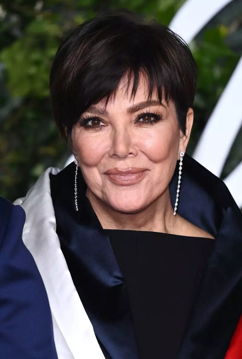 Plasztikai műtét? Lásd Kris Jenner átalakulása és idézetek a kés alá kerülésről