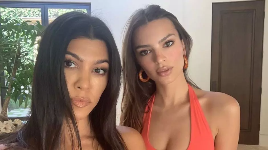 Kourtney Kardashian Emily Ratajkowski patarimai dėl apatinių mamų