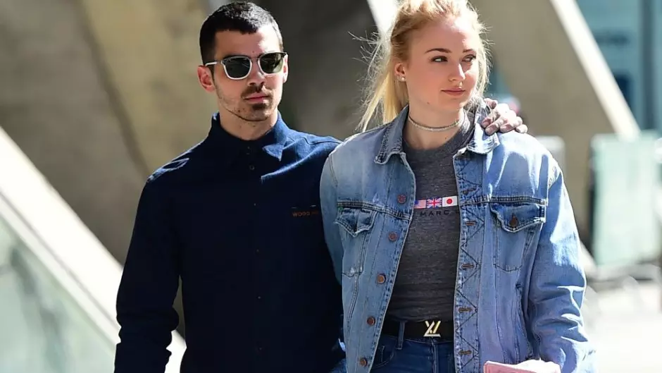 UJoe Jonas, uSophie Turner, Ukuhamba