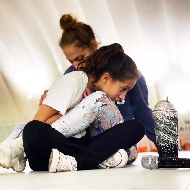 Jennifer Lopez neMwanasikana Emme's Cutest Twinning Photos 6