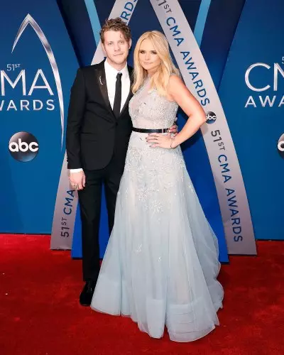 Anderson East dan Miranda Lambert menghadiri Penghargaan CMA tahunan ke-51 di Bridgestone Arena pada 8 November 2017 di Nashville, Tennessee.