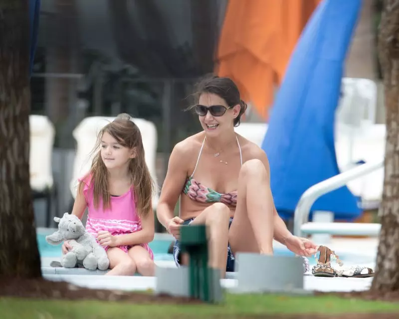 Katie Holmes Suri 10