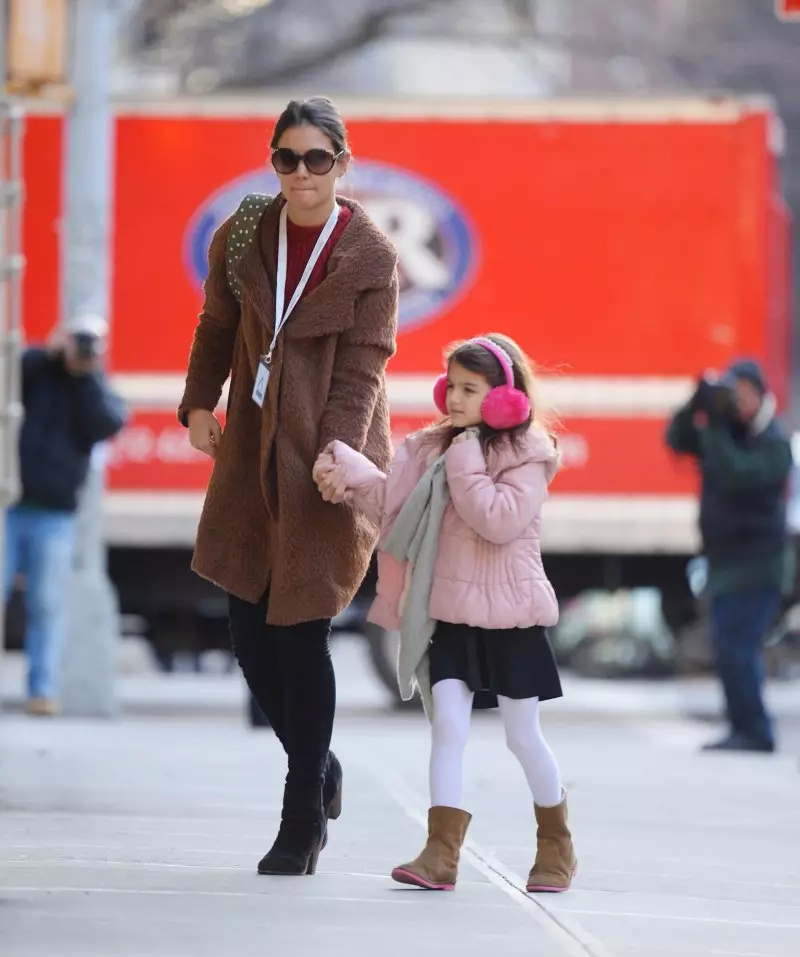 Katie holmes suri