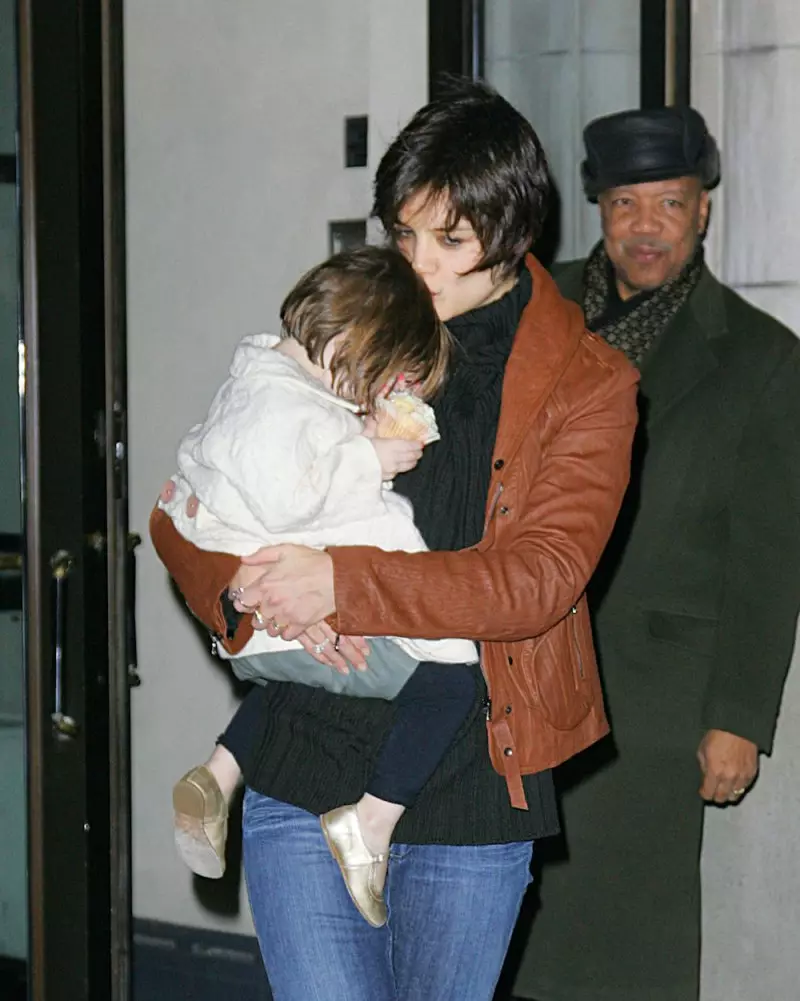 Katie holmes ari 3