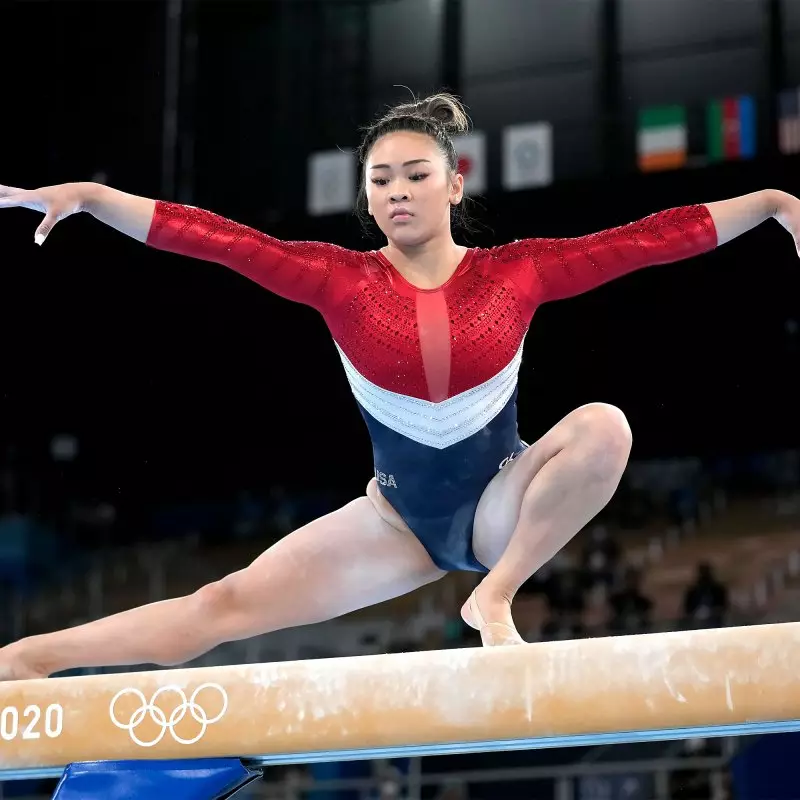 Olympiska gymnasten Suni Lee rockar sina trikåer som ingen annan!