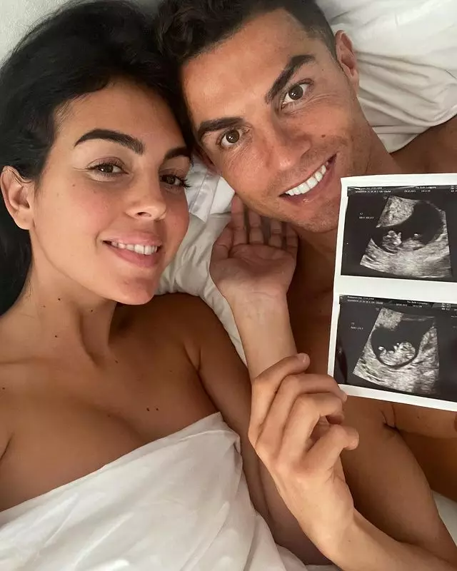 Cristiano Ronaldo Georgina Rodríguez gravid venter tvillinger