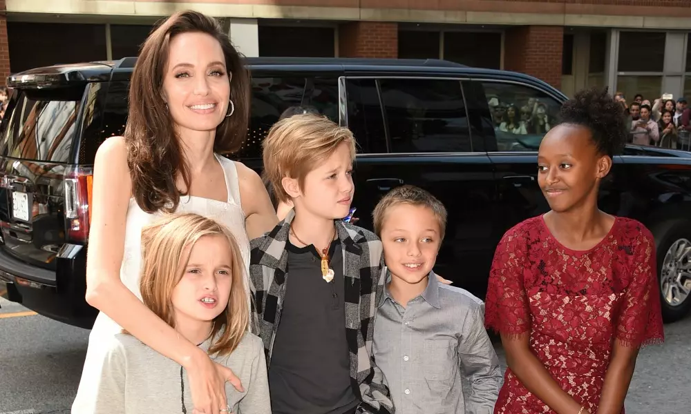 Filhos de Angelina Jolie fazem aparição na estreia de The Breadwinner