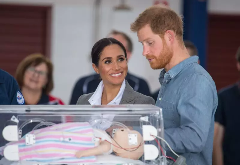 O duque e a duquesa de Sussex visitam a Austrália no segundo dia