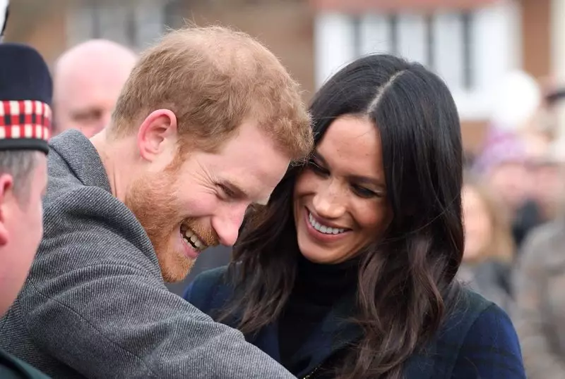 Şazada Garri we Meghan Markle ýylgyrýarlar