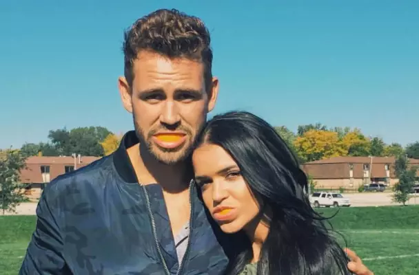 Nick viall igikona amarembo