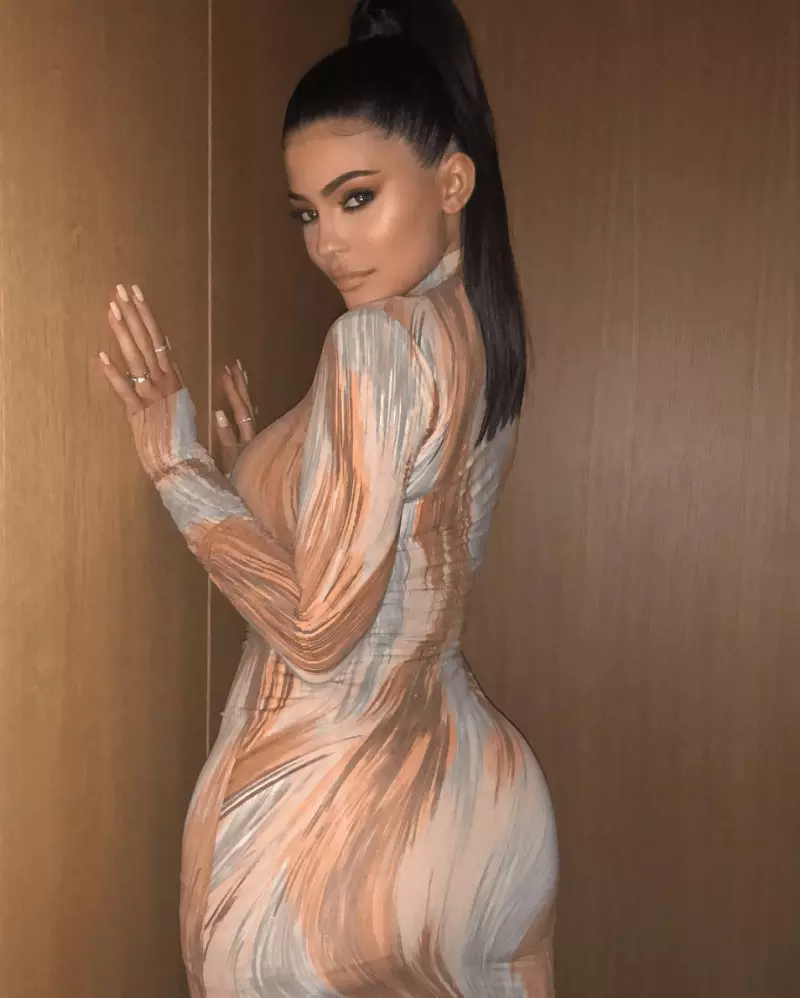 Kylie Jenner bunda 2