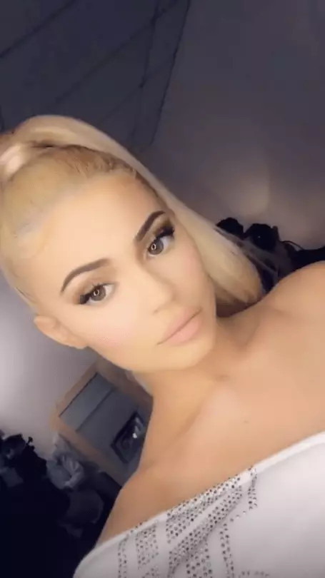 Kylie Jenner blondt hår instagram