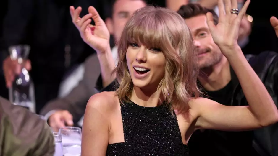 Photo de pause sur les réseaux sociaux de Taylor Swift